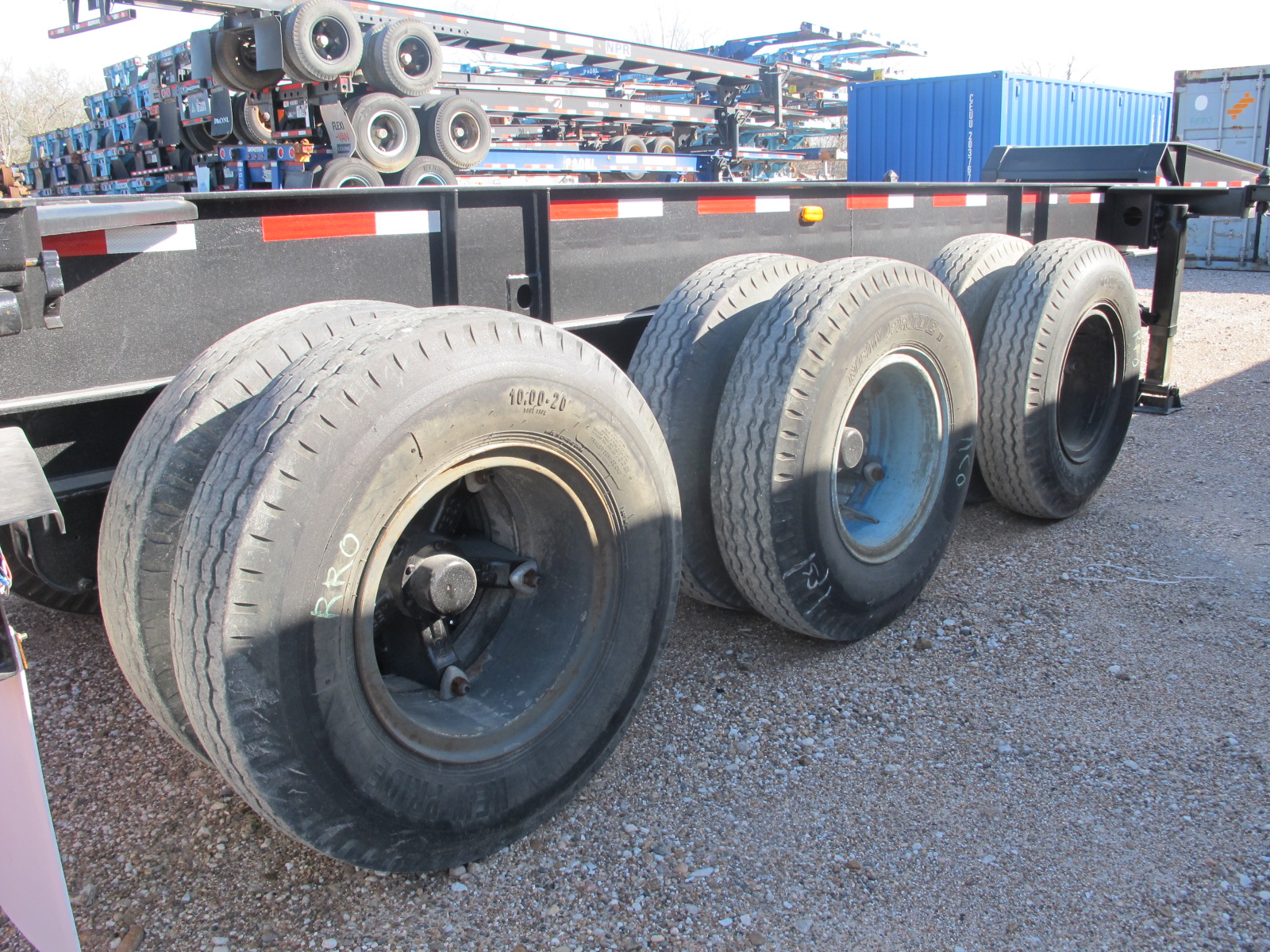 Tri-Axle HD Container Chassis | Innova Industries.