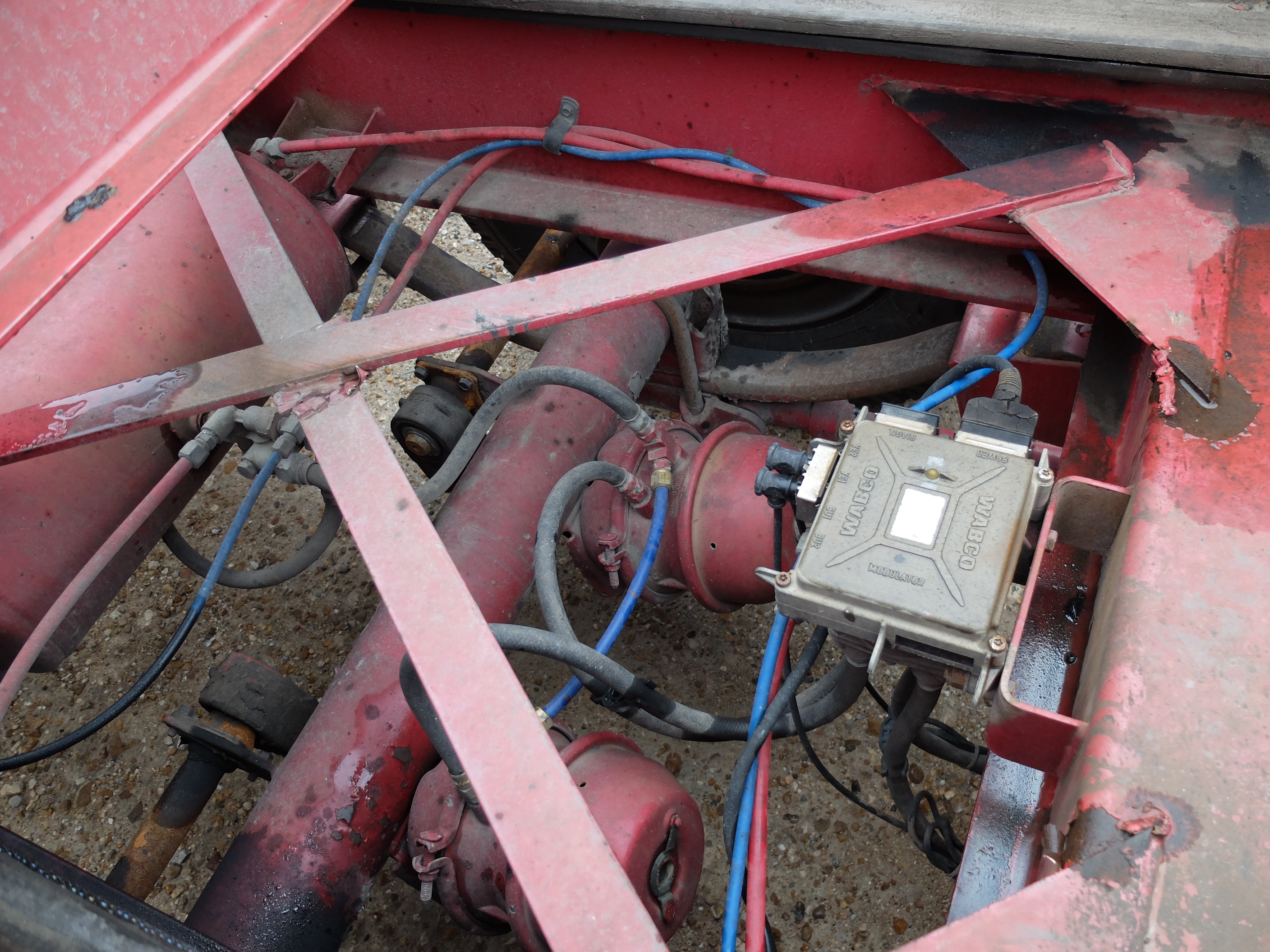 070007 bridgemaster chassis tridem (35) | Innova Industries.