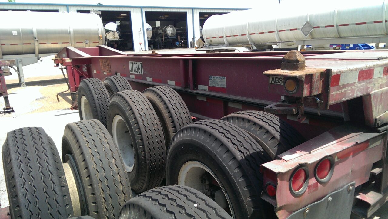 20 ft. tri-axle container chassis (22) | Innova Industries.