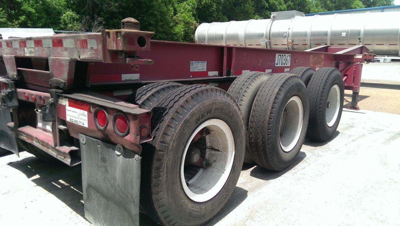 20 ft. tri-axle container chassis (23) | Innova Industries.