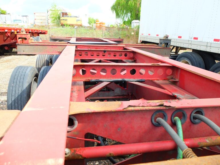 20-40 combo tri-axle chassis 70306 (6) lr | Innova Industries.