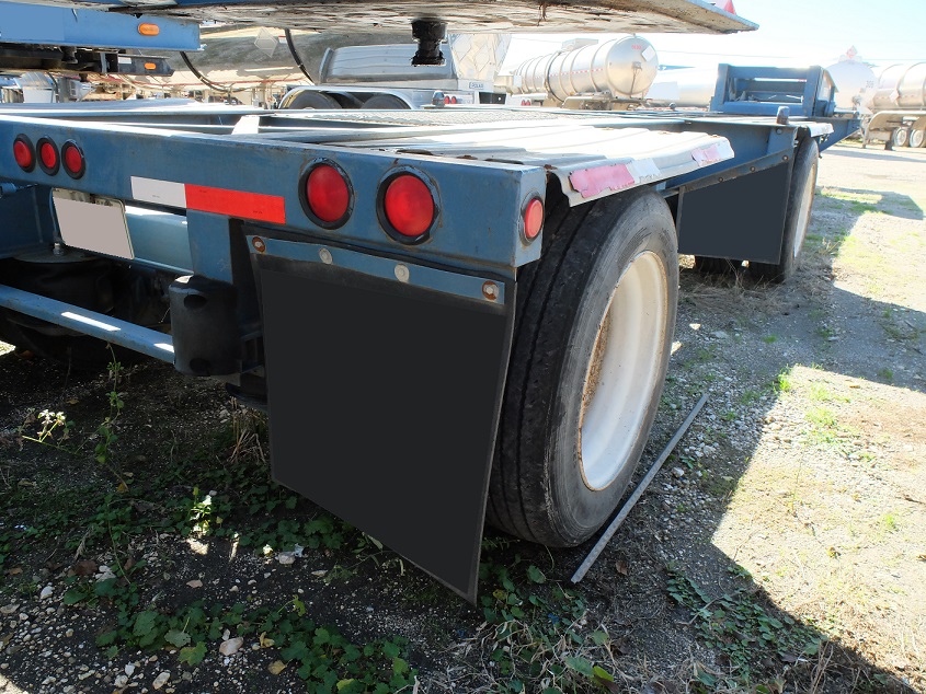 Air Ride Spread Axle Drop Deck Chassis (6) lr | Innova Industries.