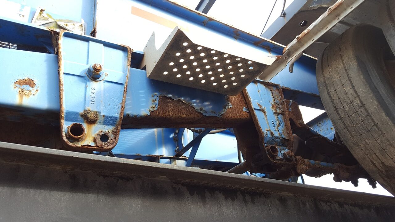 280239 spread axle tank chassis (7) lr | Innova Industries.