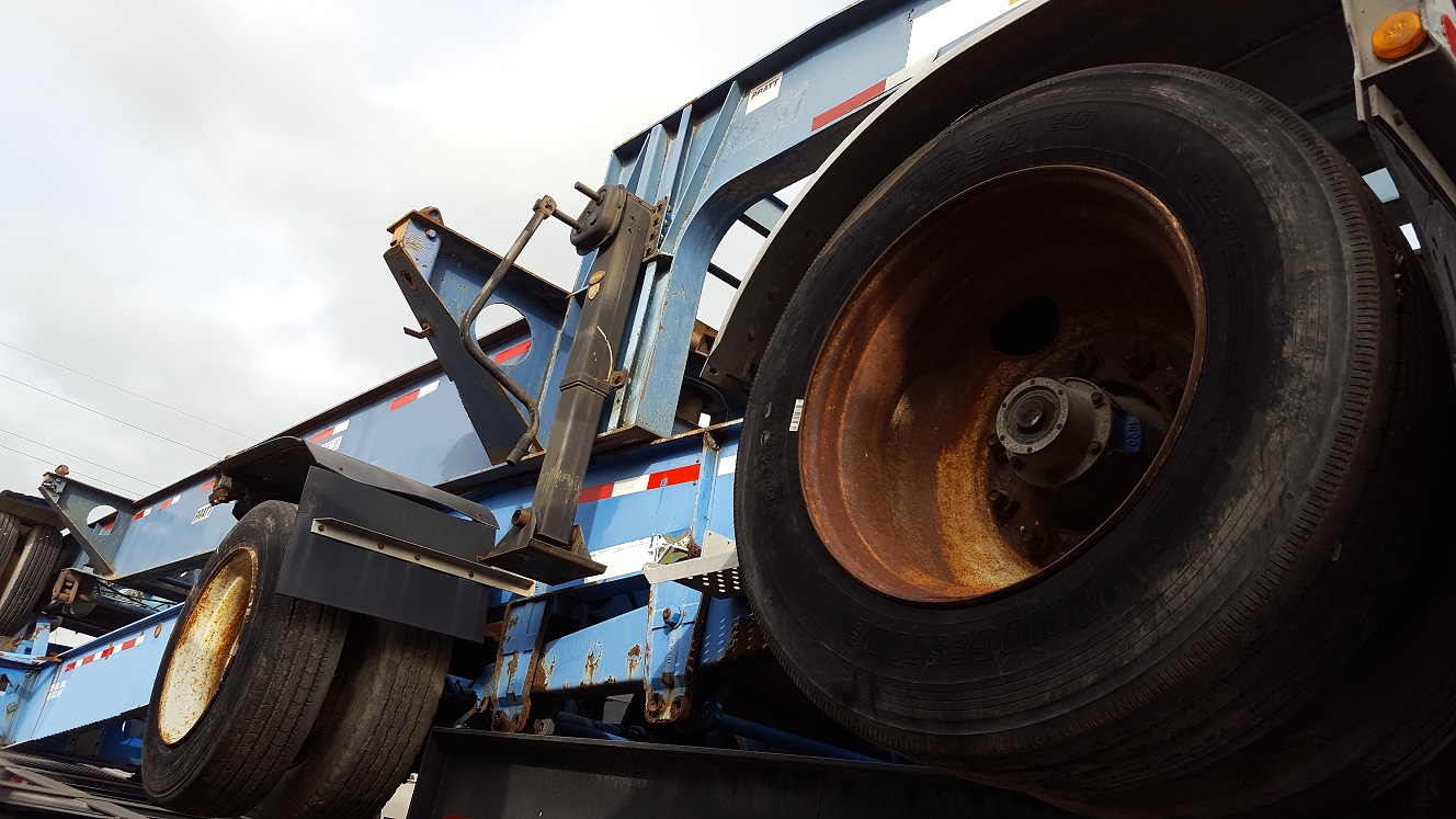 280239 spread axle tank chassis (8) lr | Innova Industries.