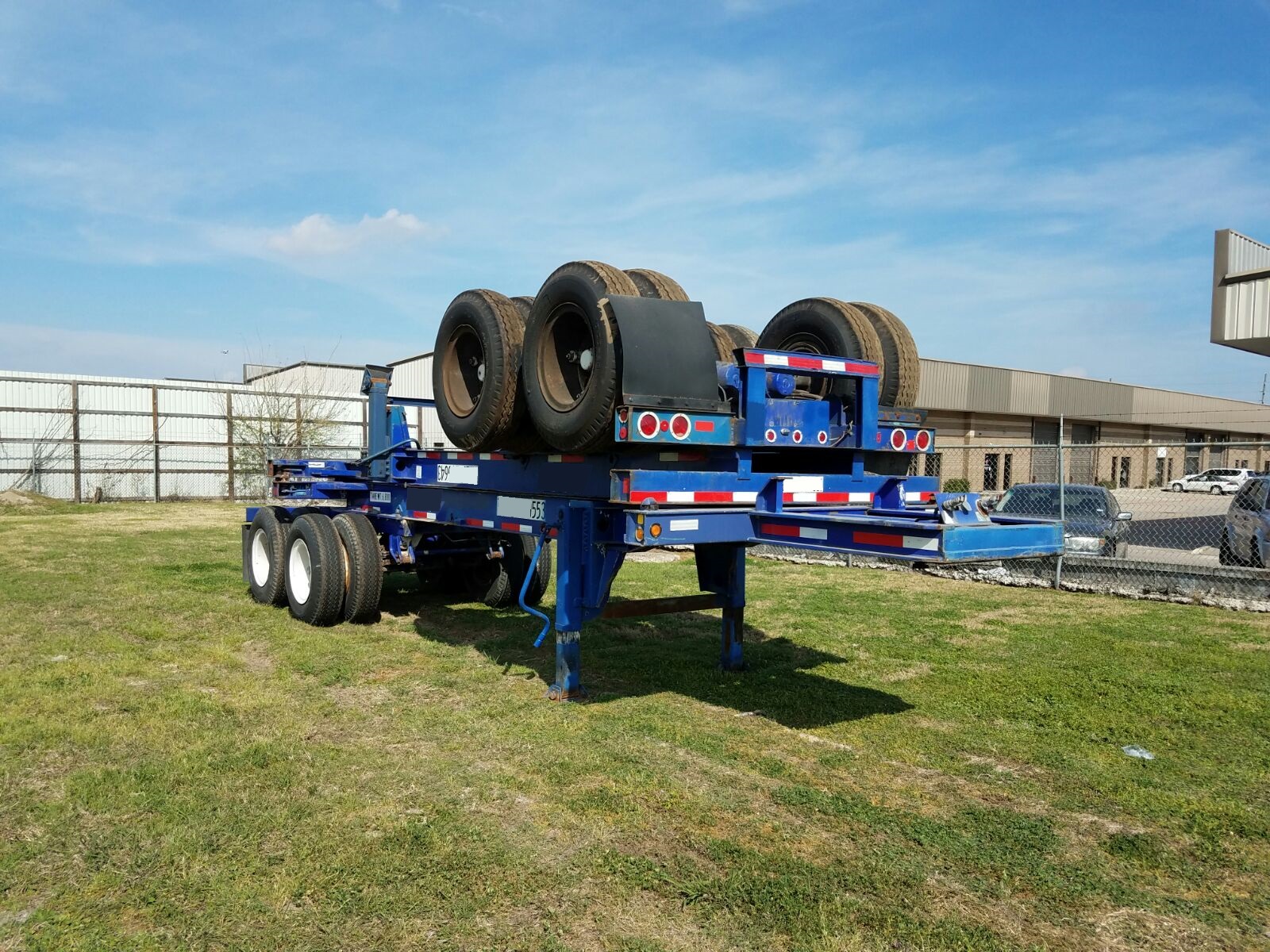 20 ft. tandem container chassis (2) lr | Innova Industries.