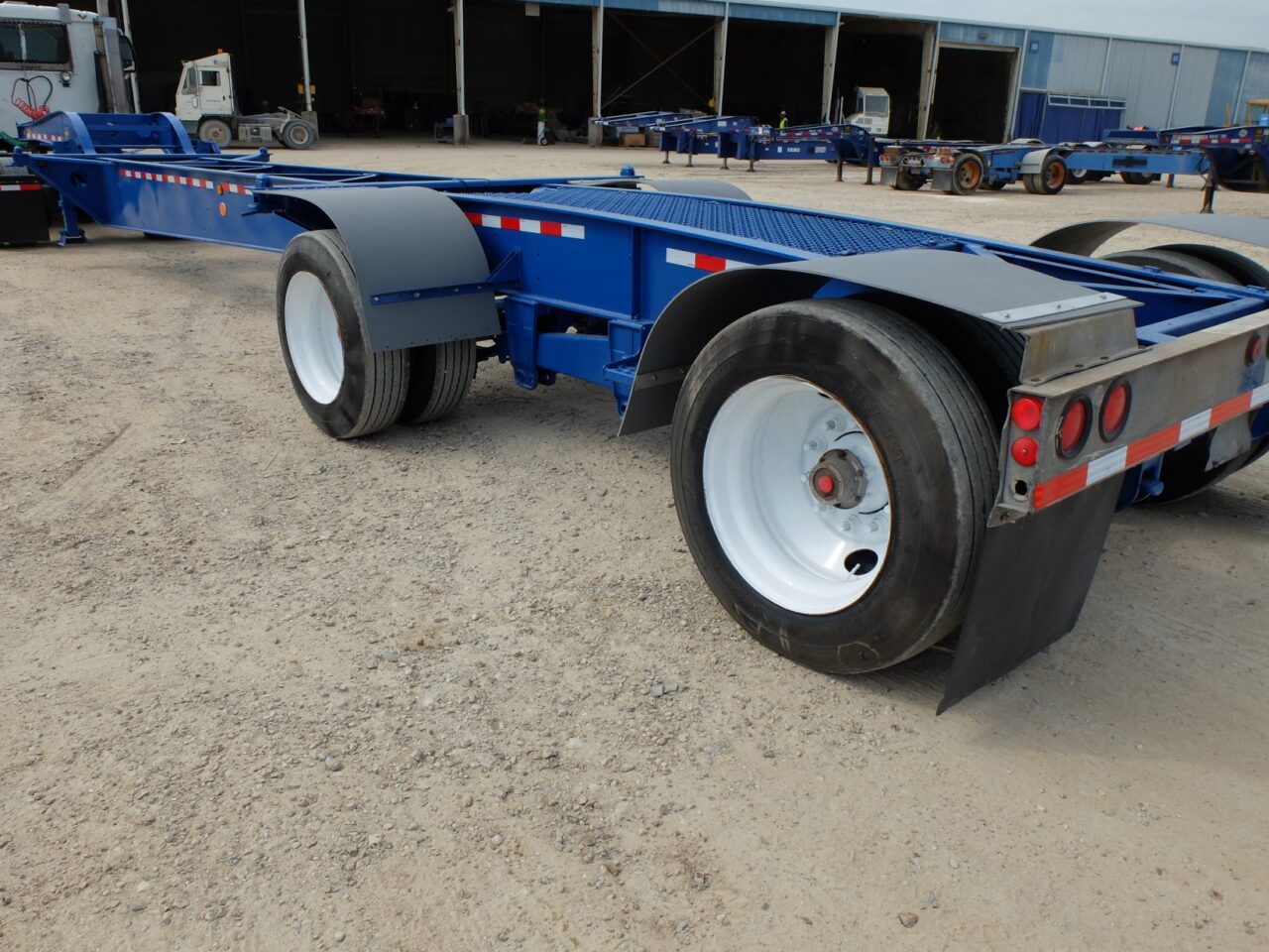 900787 spread axle tank chassis (1) lr | Innova Industries.