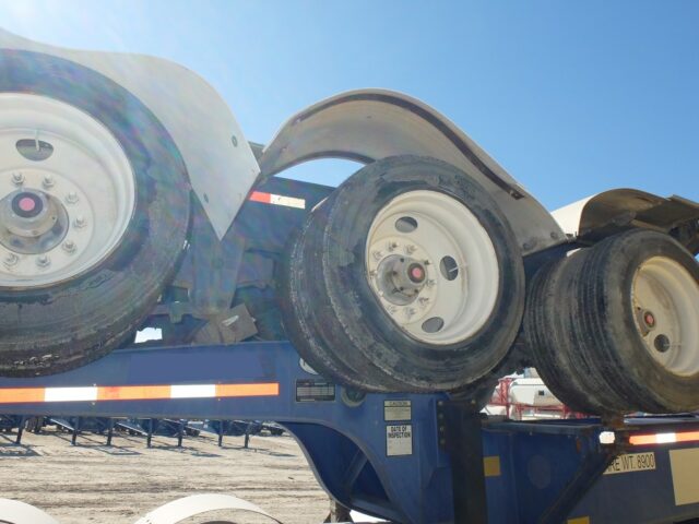 900720 used 3AX drop deck chassis (2) lr | Innova Industries.