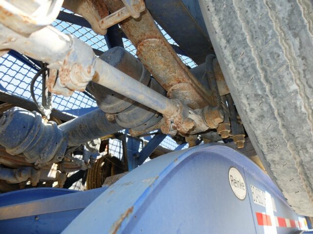 900720 used 3AX drop deck chassis (7) lr | Innova Industries.