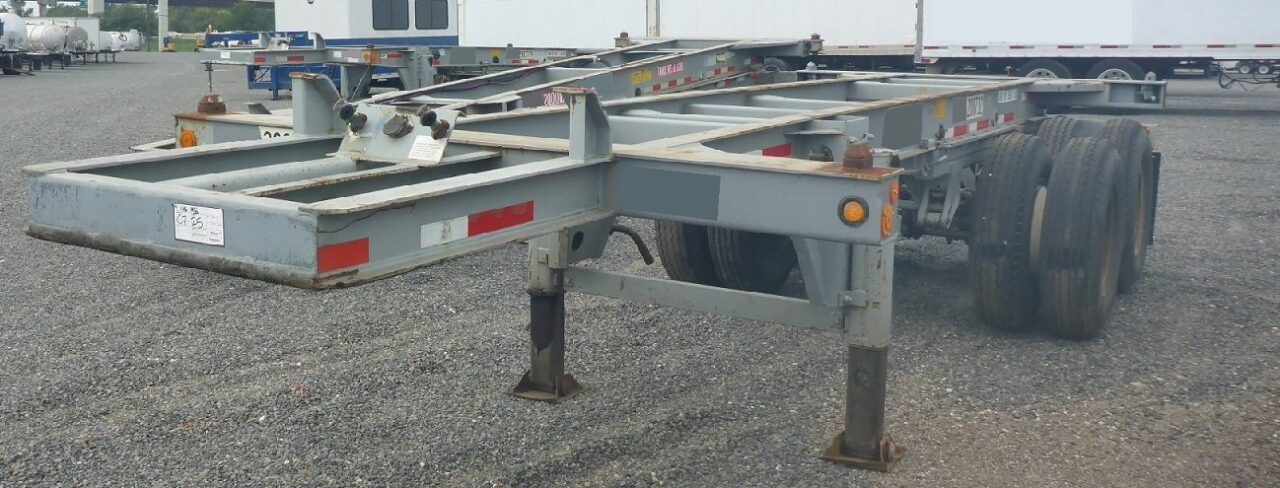 20 ft. Container Chassis 200732 (1) lr | Innova Industries.
