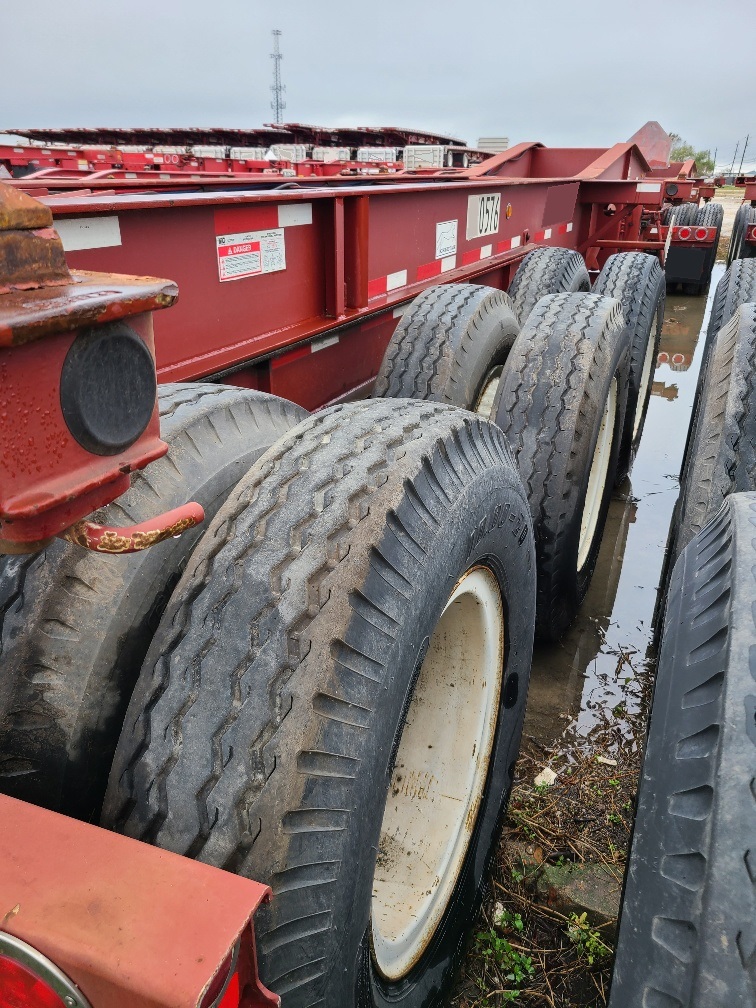 20 ft. Tri-Axle Chassis – 070576 (6) lr | Innova Industries.