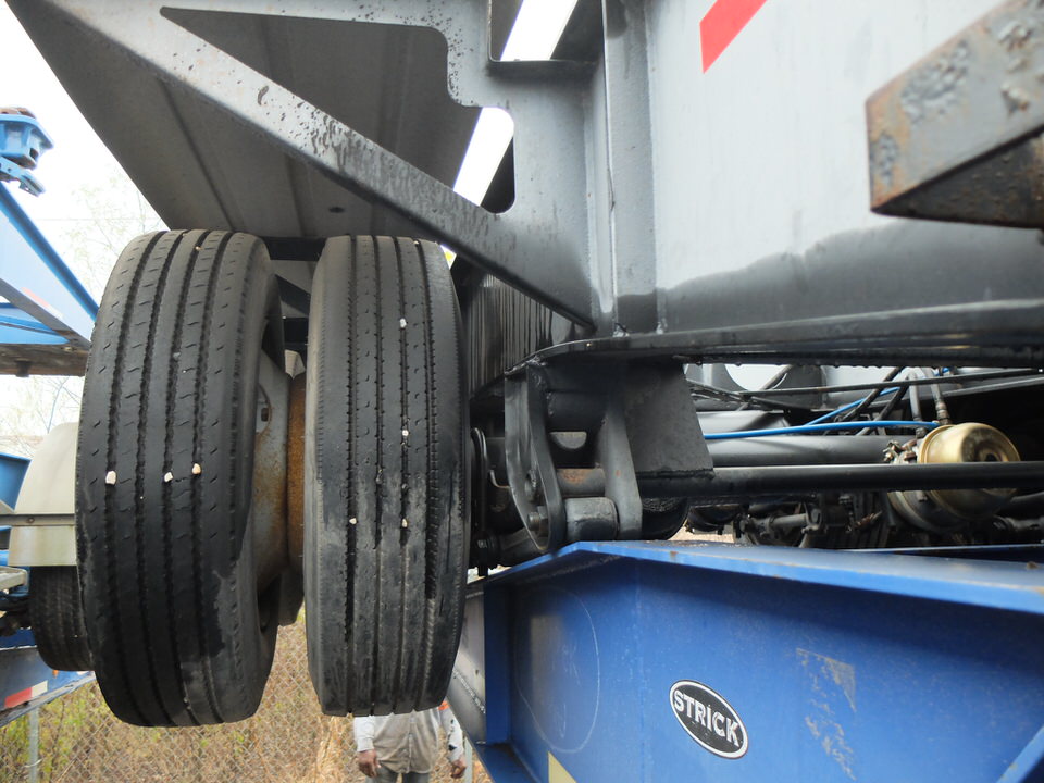 280074 closed tandem tank chassis (1)_1 | Innova Industries.